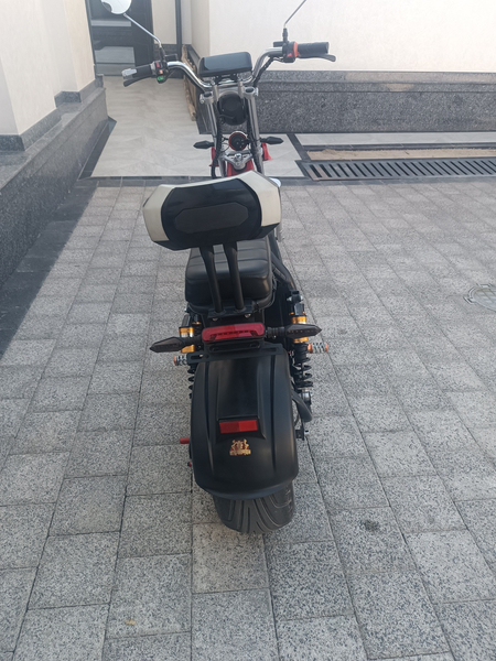 Electro skuter sotiladi