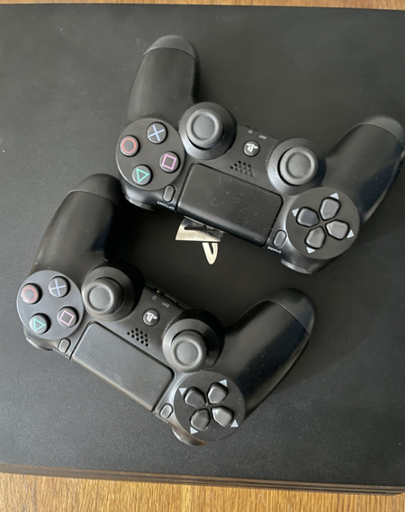 Ps4 pro soltiladi
