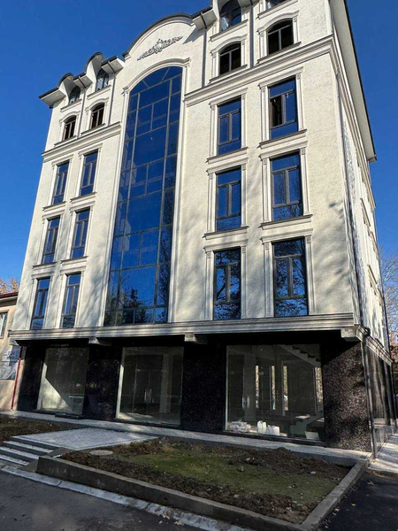 ПРОДАЕТСЯ 7 Этажное Здание ВДОЛЬ ДОРОГИ Напротив Басри баба 2180,м2