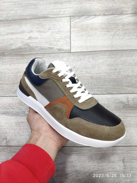 CLARKS RACE TOR GREEN SUEDE - Привезли из ЕВРОПЫ размеры от 40 до 45.