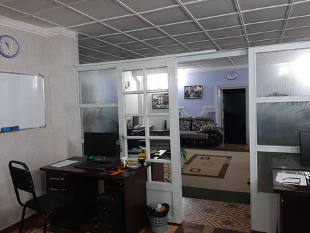 Продается  Офис  190 м2  под любой бизнес . Алмазорский  район.