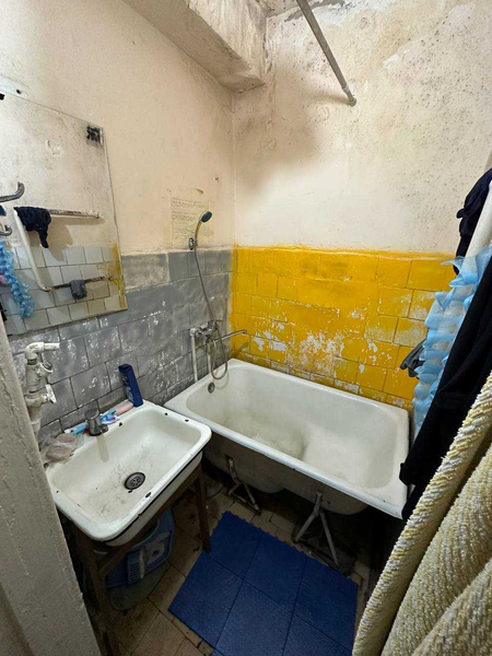 Срочно продам квартиру 2 ком 43 квадрат галерейка чиланзар
