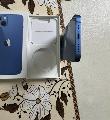 IPhone 13 Blue