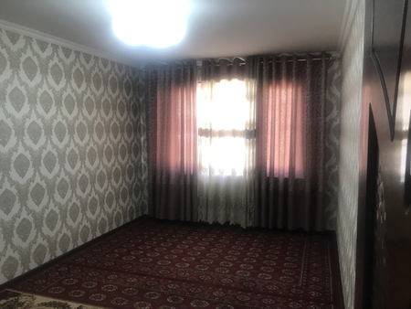 Икки хонали уй сотилади