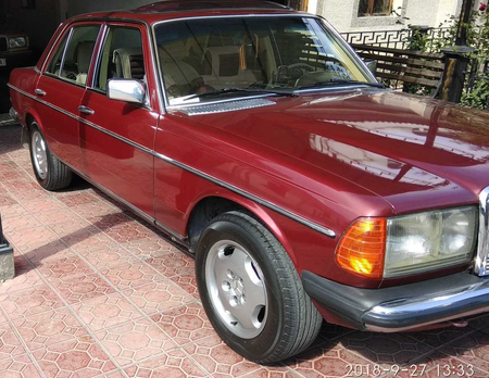 Mercedes Benz W123 230D