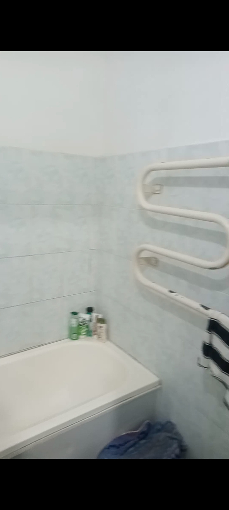 1xona 2xona qilingan 9bozor oldida balkon padvali xam bor