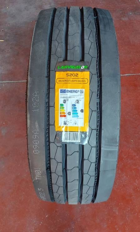 315/60R22.5 20PR APLUS TYRE