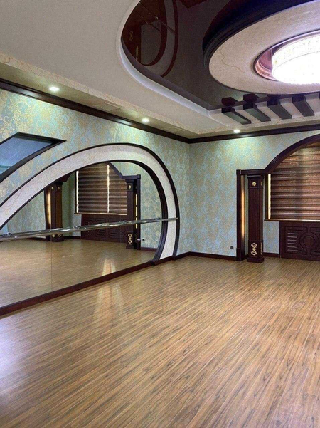 (К126676) Продается 8-ми комнатная квартира в Мирабадском районе.