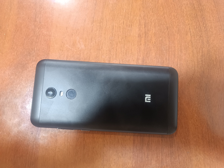 Redmi 5 plus aybi yoq 2 ta bor