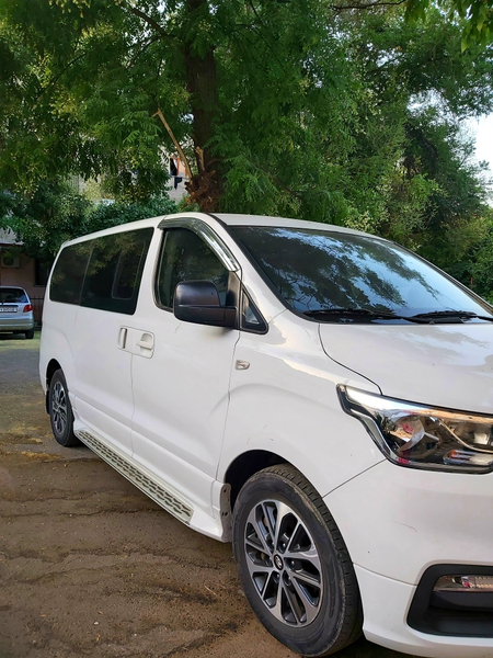 Hyundai Starex sotiladi
