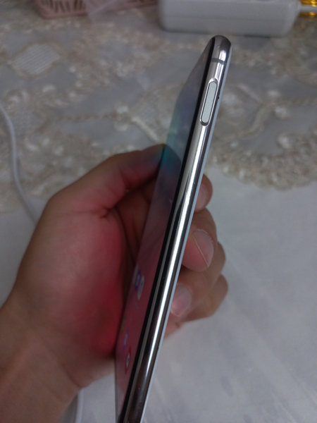 Samsung s10e yaxshi holatdagi telefon