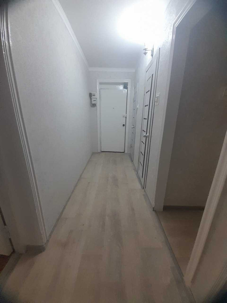 Продам квартиру на метро Чиланзар 2/2/4, 2х6 балкон, кирпич