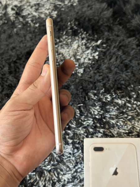 Срочно iphone 8+ сотилади коробка документ 64 гб