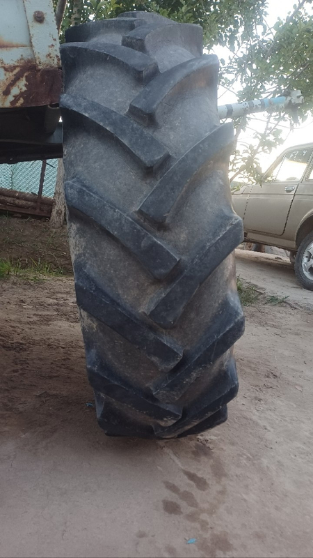 Traktor balonlari sotiladi