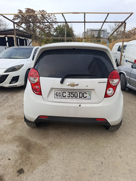 Chevrolet spark в идеальном состоянии механика. Год 2019