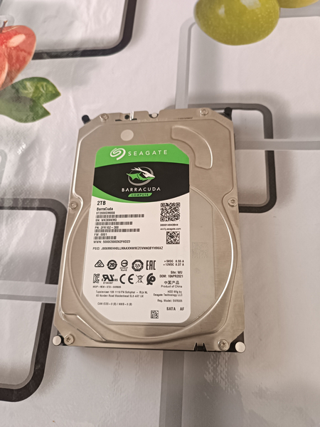 Seagate Baracuda HDD 2TB Sotiladi