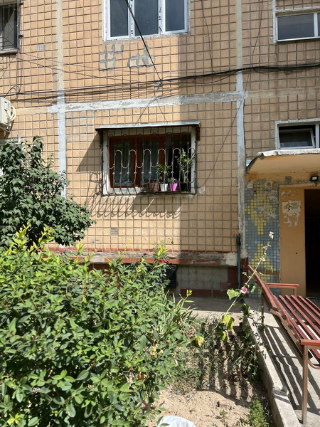 Parkent bozori Ummon to\\\'yxona  Behruz Restoran 2 xonali uy sotiladi