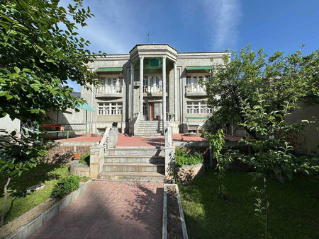 Продается Евродом на Чайхана Салом  366м2