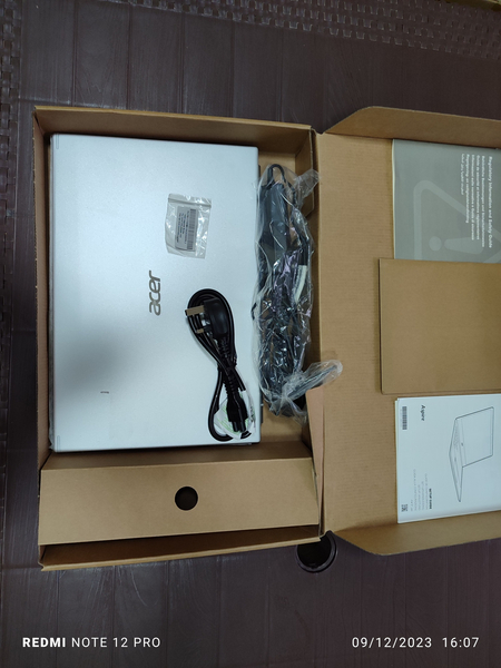 Acer noutbuki Olinganiga 2 kun buldi srochna sotiladi oladiganlar tel