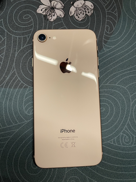 iPhone 8, 64 Гб, 74% емкость