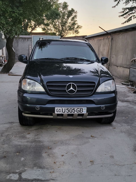 Срочно продаётся автомобиль Mercedes Benz ML-320 (Американка)