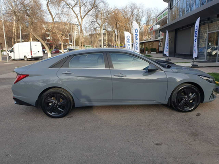 Hyundai Elantra, 2021