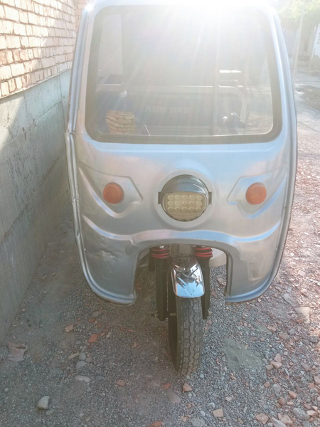 800 кг юк олади .