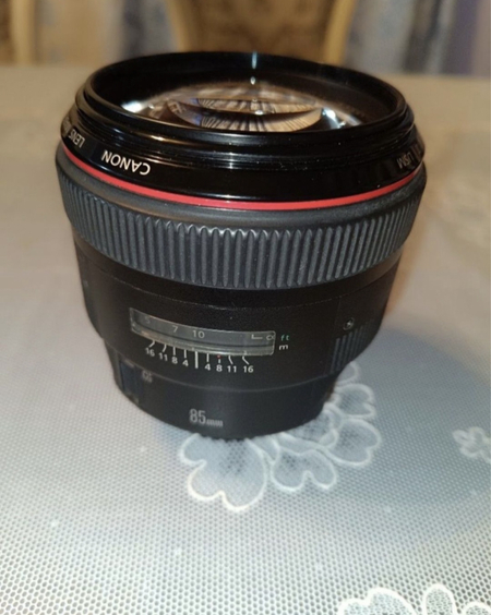 Обьектив Canon 85мм сотилади!