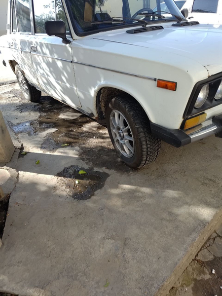 Jiguli vaz 2106 mator 03. Kuzovga qaravorish kerak. jiggdhhd