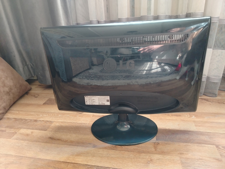LG monitor 23