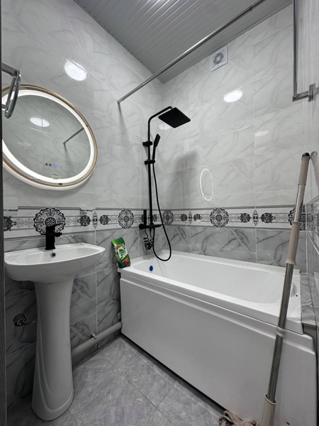 Юнусабод 4.кв 2/4/4 кирпич 54.кв 2х6 балкон евро квартира