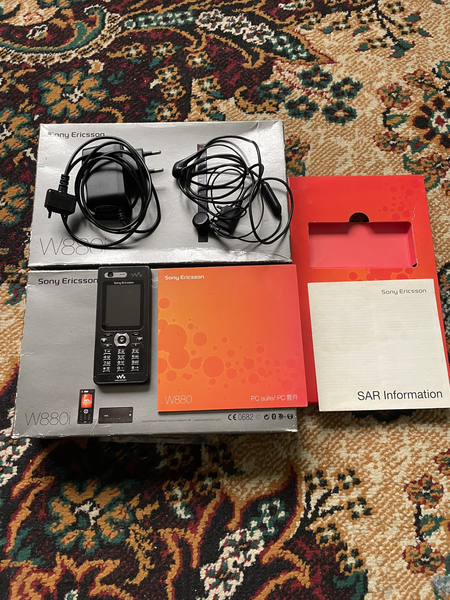 Sony Ericsson W880i edial komplekt srochniy