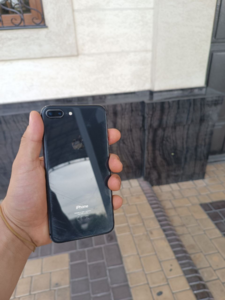 iPhone 8 plus 64 gb black full
