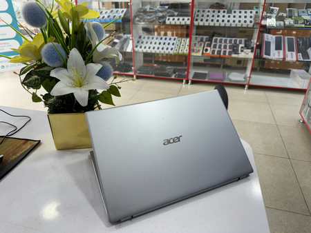Acer tiniq holatdagi core i5 tayyor navarotlari bilan dasturlash uchun