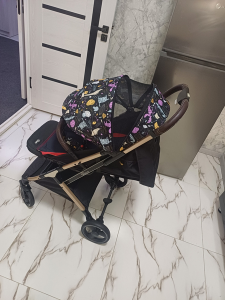 Продаётся чемодан коляска