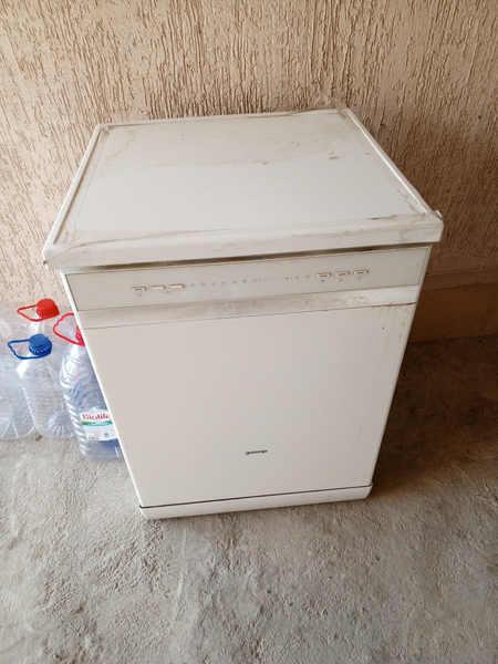Idish yuvadigan mashina sotiladi