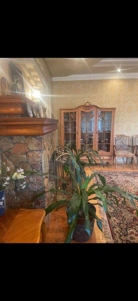 Рабочий городок. Продаётся шикарный дом. 3 этажа-9комнат