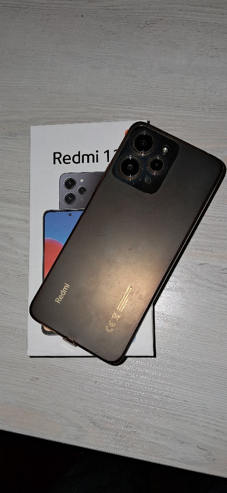 Продаётся срочно Redmi 12