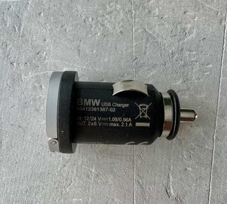 Зарядно устройство BMW на 2 usb