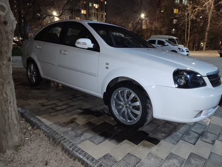 LACETTI. 2009 механика  abs. a/c енги мотор.ходовой