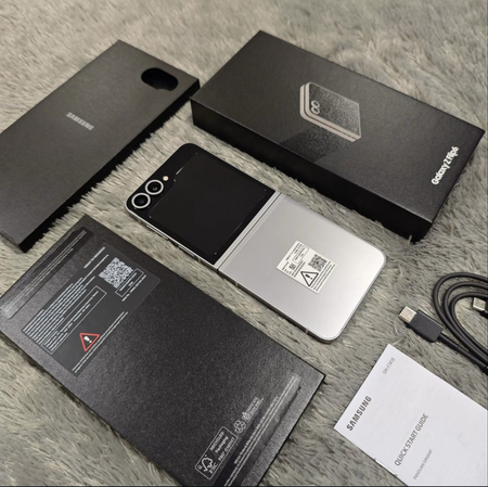 Samsung Z Flip 6