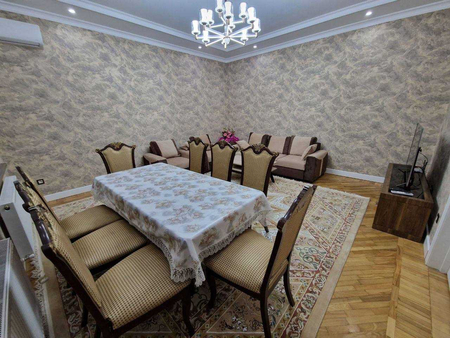 Яккасарайский  район 
Ориентир Жуманжи 
Не далеко Новза метро 10м
