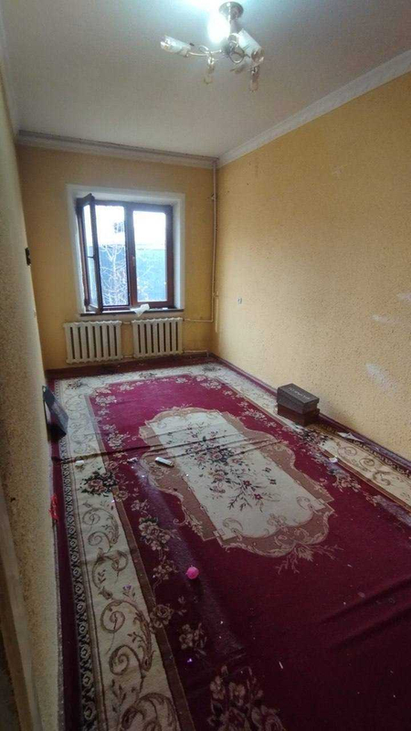 Срочно!Шайхантахур. Гулободда 4 хонали хонадон 2- каватда  сотилади.