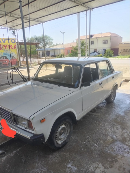 Jiguli 2105 sotiladi
