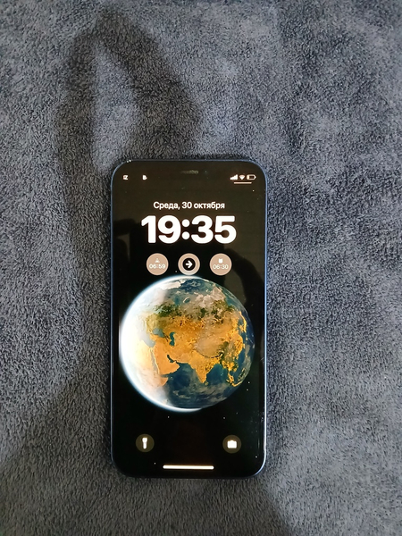 Прадаётся iphone 12 mini