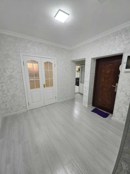 Караташда 4 хонали 4-каватда,9 каватли уй, евроремонт: 90м2