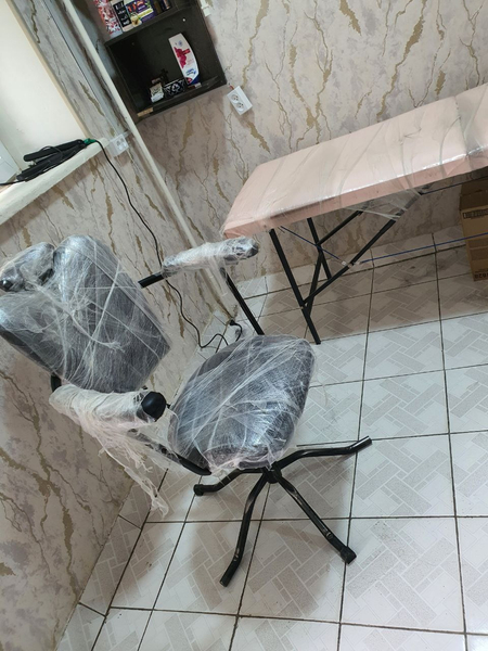 Kushetka va stul sotiladi