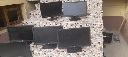 Monitorlar sotiladi LG  HP 20 LED Kolechstva bor