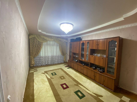 Продается квартира 3 комнатная Базар