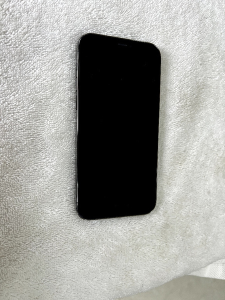 iPhone 12 pro \\nLla region\\n128 tali\\n78 yomkis\\nXolati ideal